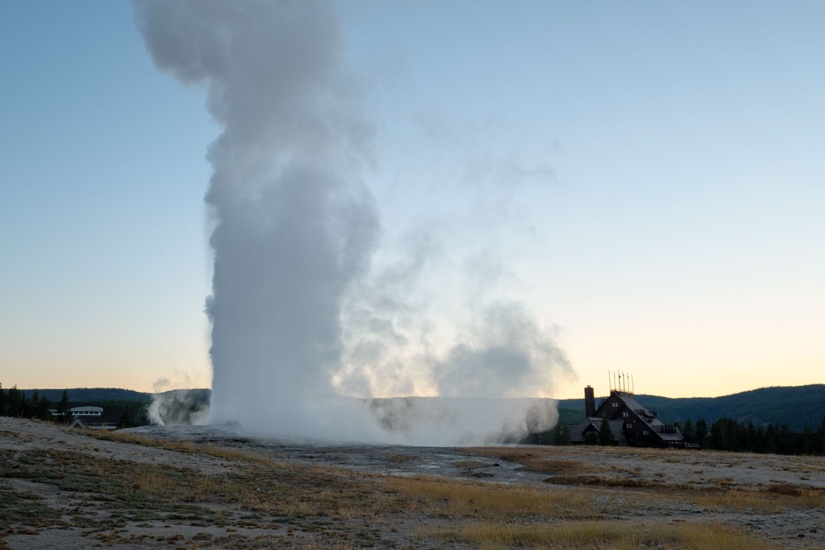 Spitting Earth – alexreusch